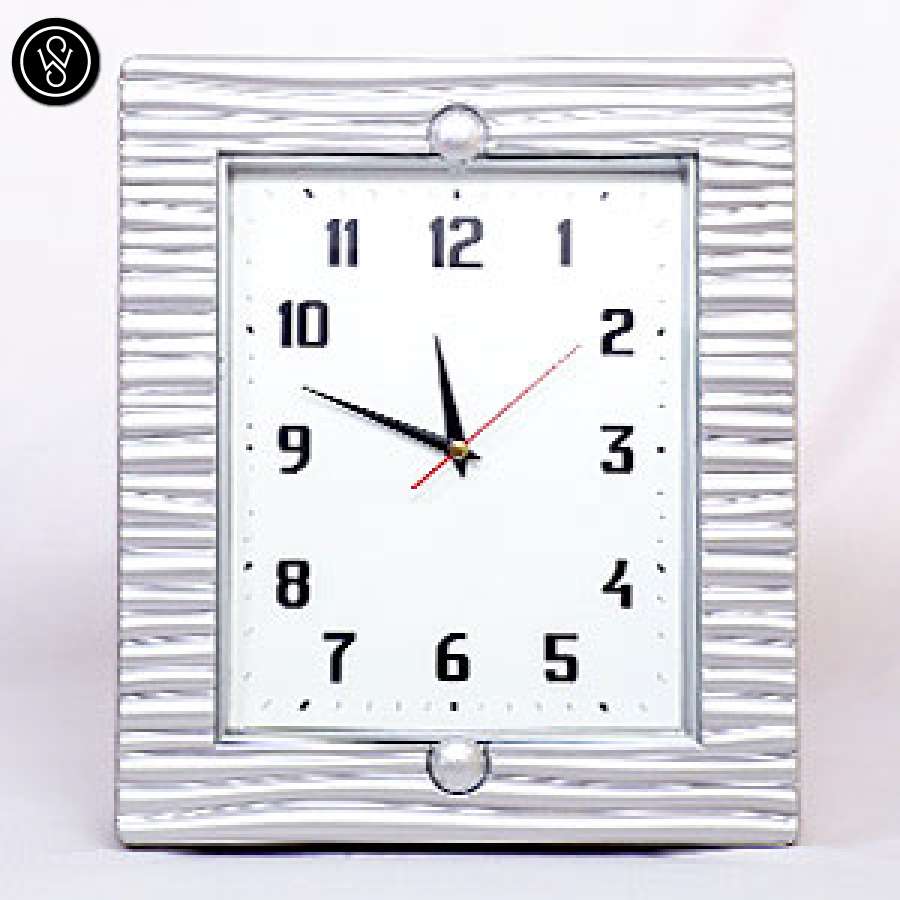 Simple Wall Clock Design for Home and Office